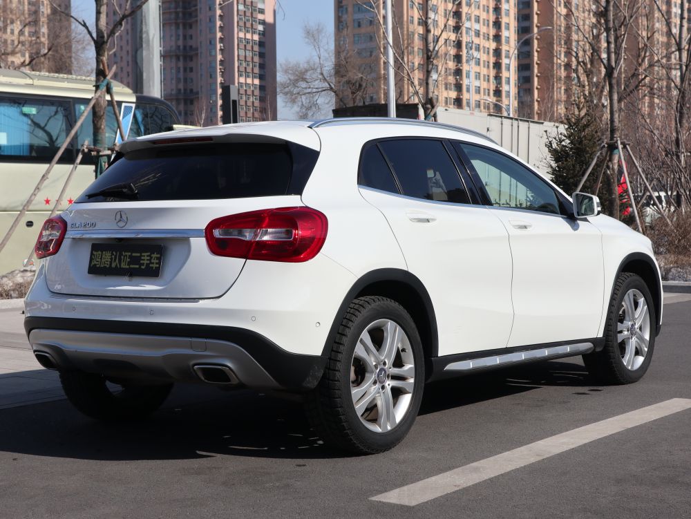 奔驰GLA级-哈尔滨鸿腾二手车经销有限公司
