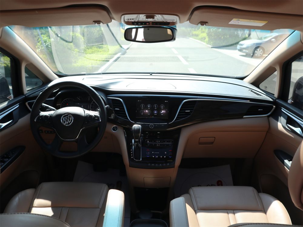 别克GL8-哈尔滨鸿腾二手车经销有限公司