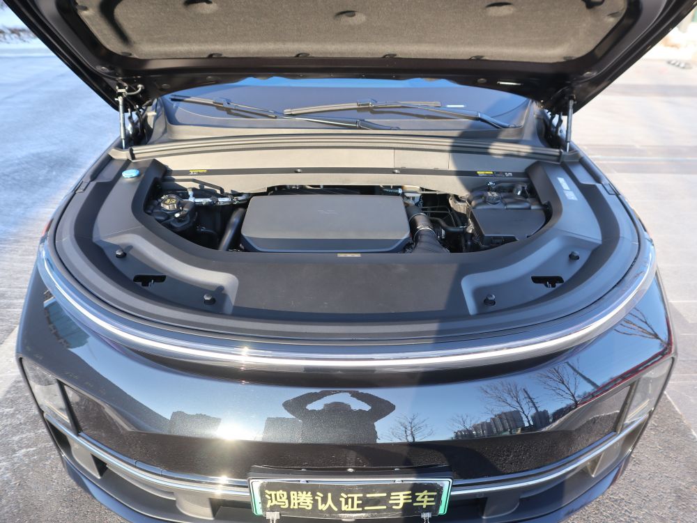 理想L8-哈尔滨鸿腾二手车经销有限公司